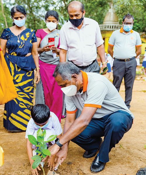 Sampath Bank continues to ramp up efforts to protect the environment ...