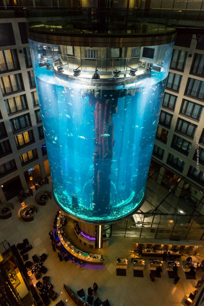 Giant aquarium containing a million liters of water explodes – BBC ...