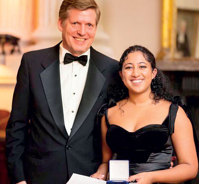 Shenali Wijesinghe wins top award at Global Undergraduate Summit in ...