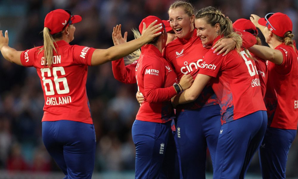 Danni Wyatt and spinners keep England alive in the Women’s Ashes – The ...