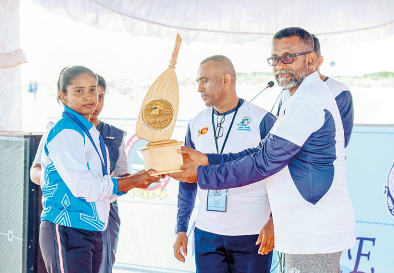 Senaratne and Madushani win inaugural Adam’s Bridge Paddle Challenge ...