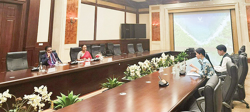 Sri Lankan ambassador to Viet Nam in warm discussion with leading ...