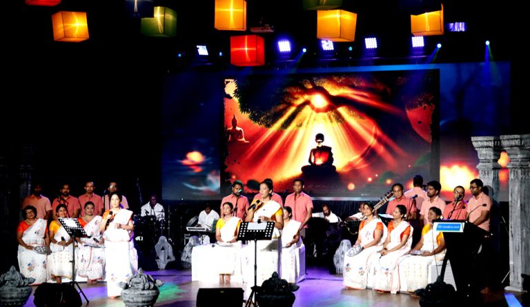 ComBank employees celebrate Poson with ‘Pahan Gee’ – The Island