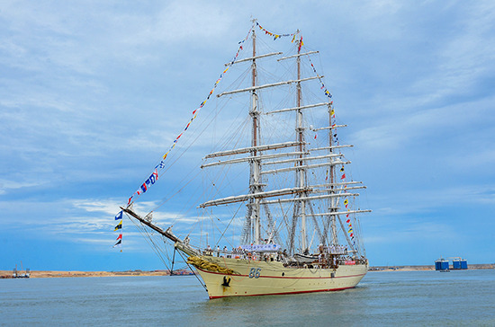 Chinese People’s Liberation Army Navy Sail Training Warship ‘PO LANG ...