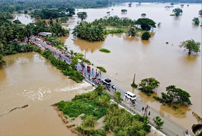 Adverse weather affects more than 139,000 families, leaves 17 dead ...