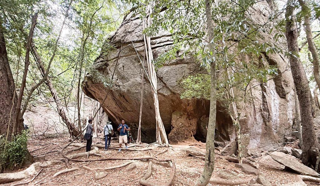 Kaludiya Pokuna- The archaeological forest of a bygone era – The Island