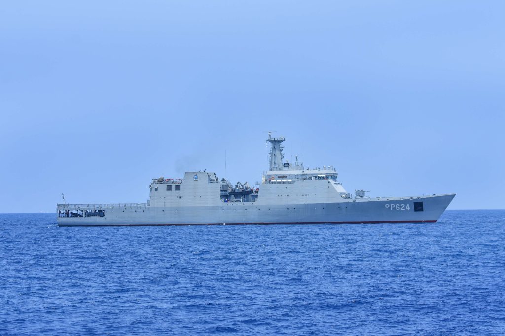 SLNS Sindurala rushed to rescue distressed fishermen – The Island